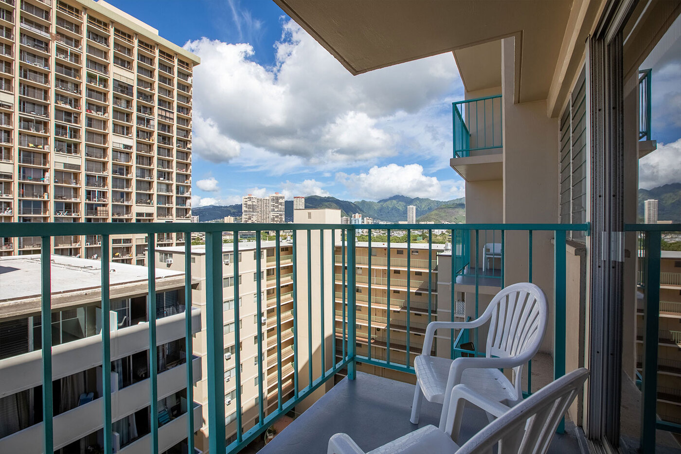 Honolulu Hotel Rooms With Balcony | Aqua Aloha Surf Waikiki
