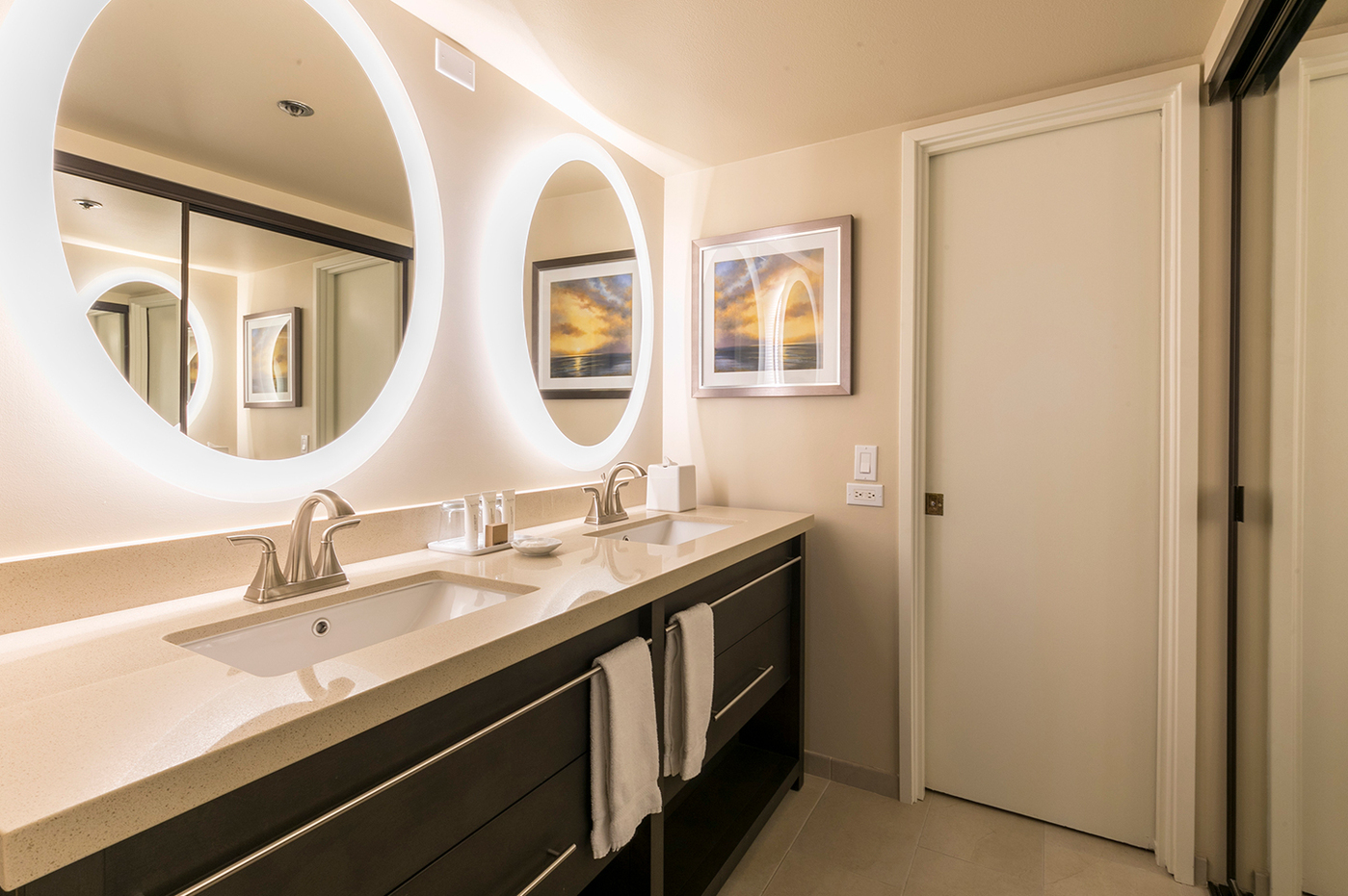 Aston Waikiki Beach Tower Suites & Condos | Aqua-Aston Hotels