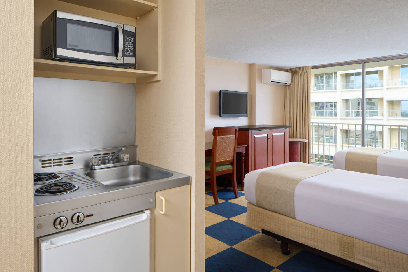 Rooms & Accommodations for Ewa Hotel Waikiki | Aqua-Aston Hotels