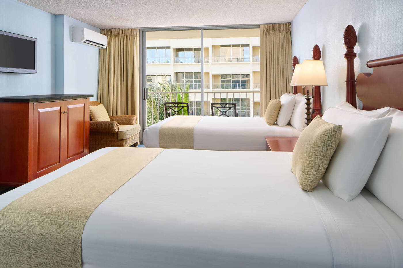 Rooms & Accommodations for Ewa Hotel Waikiki | Aqua-Aston Hotels