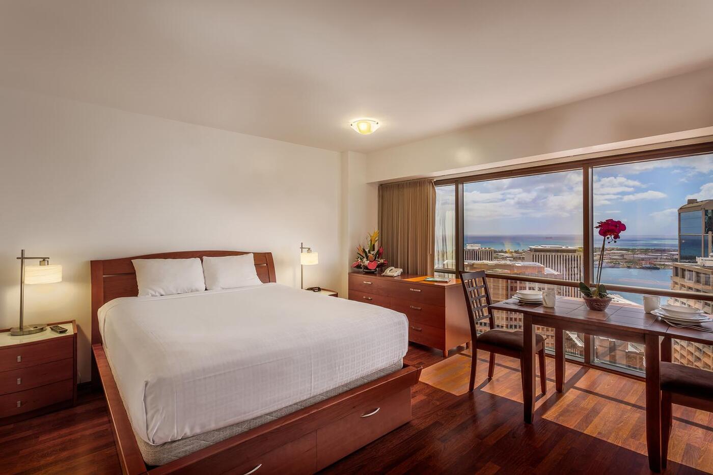 Hotel Suites in Honolulu | Aston at the Executive Centre